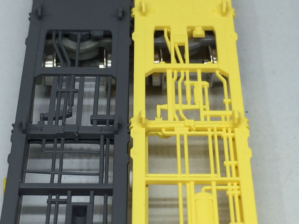 黄色（からし色）のコキ110（コンテナなし） 入線です。TOMIX 98234 | NGaugeJP - 横濱模型 | 鉄道模型Nゲージ情報サイト（鉄道模型の最新情報が満載）