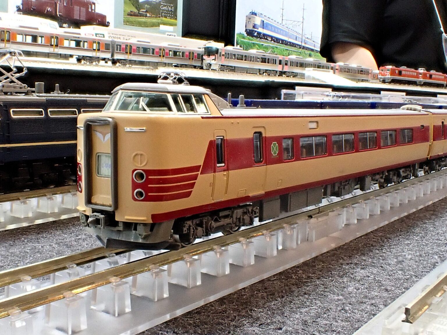 KATO 381系「しなの」（JR仕様） 6両基本セット 品番：10-2037 鉄道模型 | NGaugeJP - Nゲージインフォメーションサイト